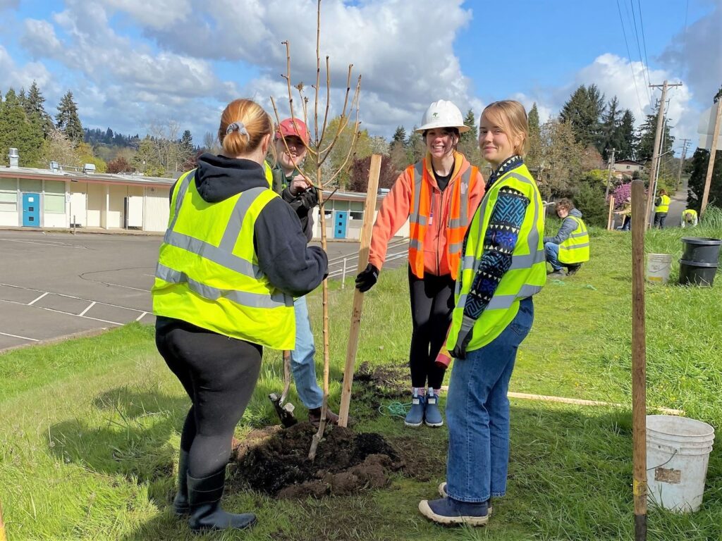 Planting Trees at Eugene Schools - Friends of Trees
